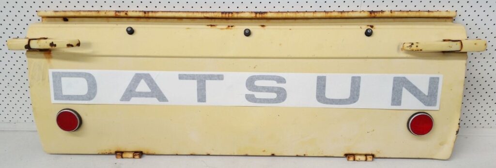 DATSUN / NISSAN 1200 UTE TAILGATE STICKER DATSUN LOGO DECAL IN BLACK ...